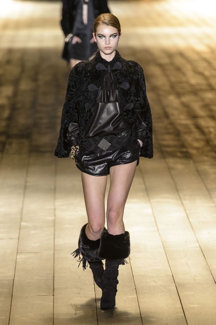 Défilé Saint Laurent Prêt à Porter Automne Hiver 2018 2019 Paris Elle